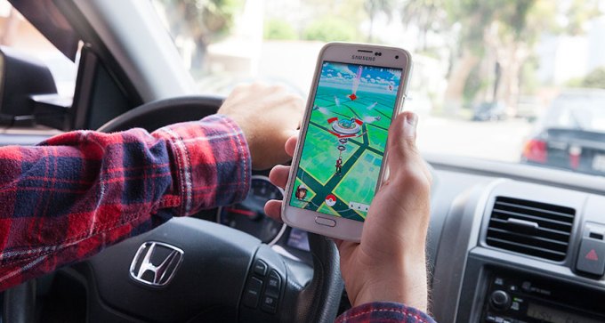 Mixing Pokémon Go and driving isn’t safe
