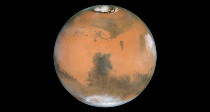 Mars has nighttime snow storms