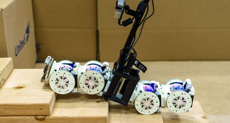 A new robot decides how and when to transform to get the job done