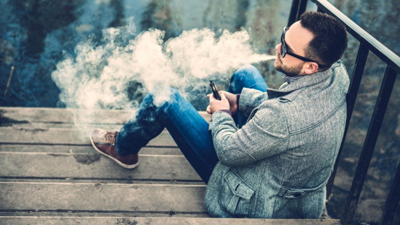 Vaping is suspected in a fifth death and hundreds of injuries