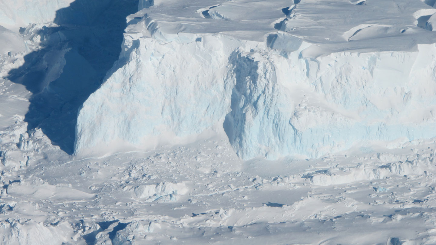 Antarctica’s Thwaites Glacier ice shelf could collapse in 5 years ...