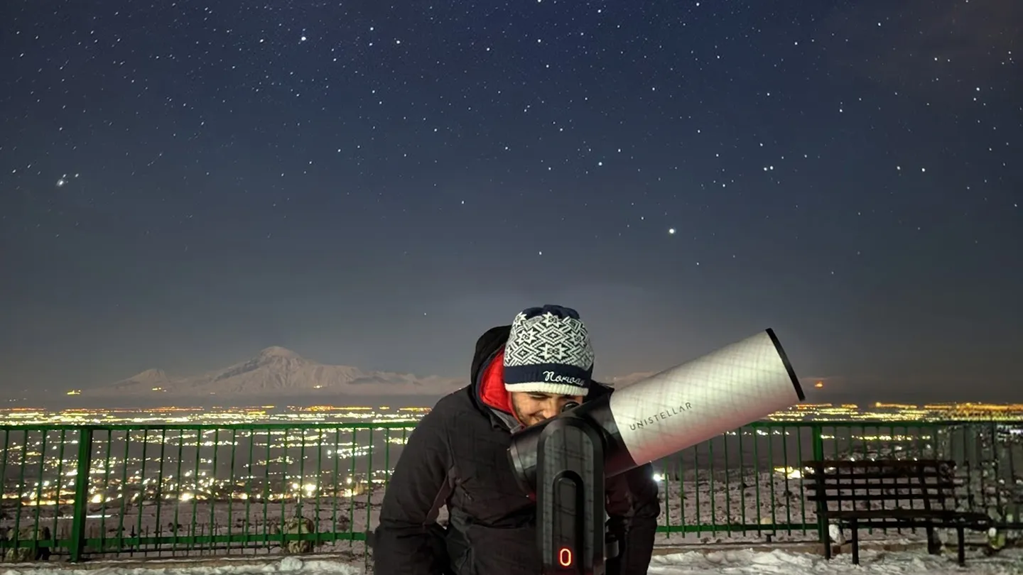 Citizen scientists make cosmic discoveries with a global telescope network